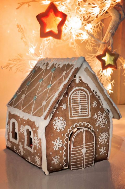 Gingerbread house: ricetta del pan di zenzero per dolci di Natale